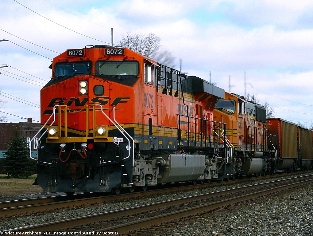 BNSF 6072 NS 681